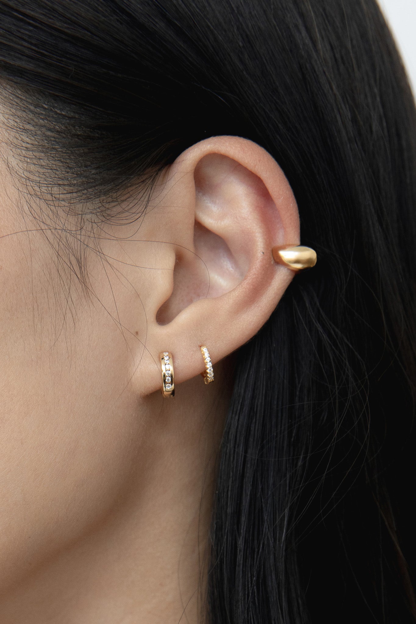 Tiny line earrings - DAUGHTERS JEWELRY
